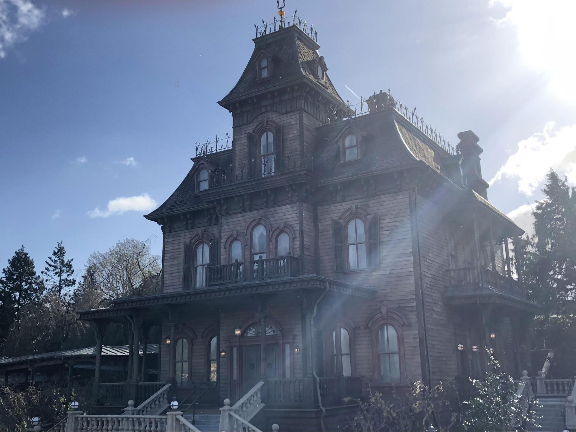 Phantom Manor Re-Imagined.- Celebrating the Best Disneyland Paris Ride ...